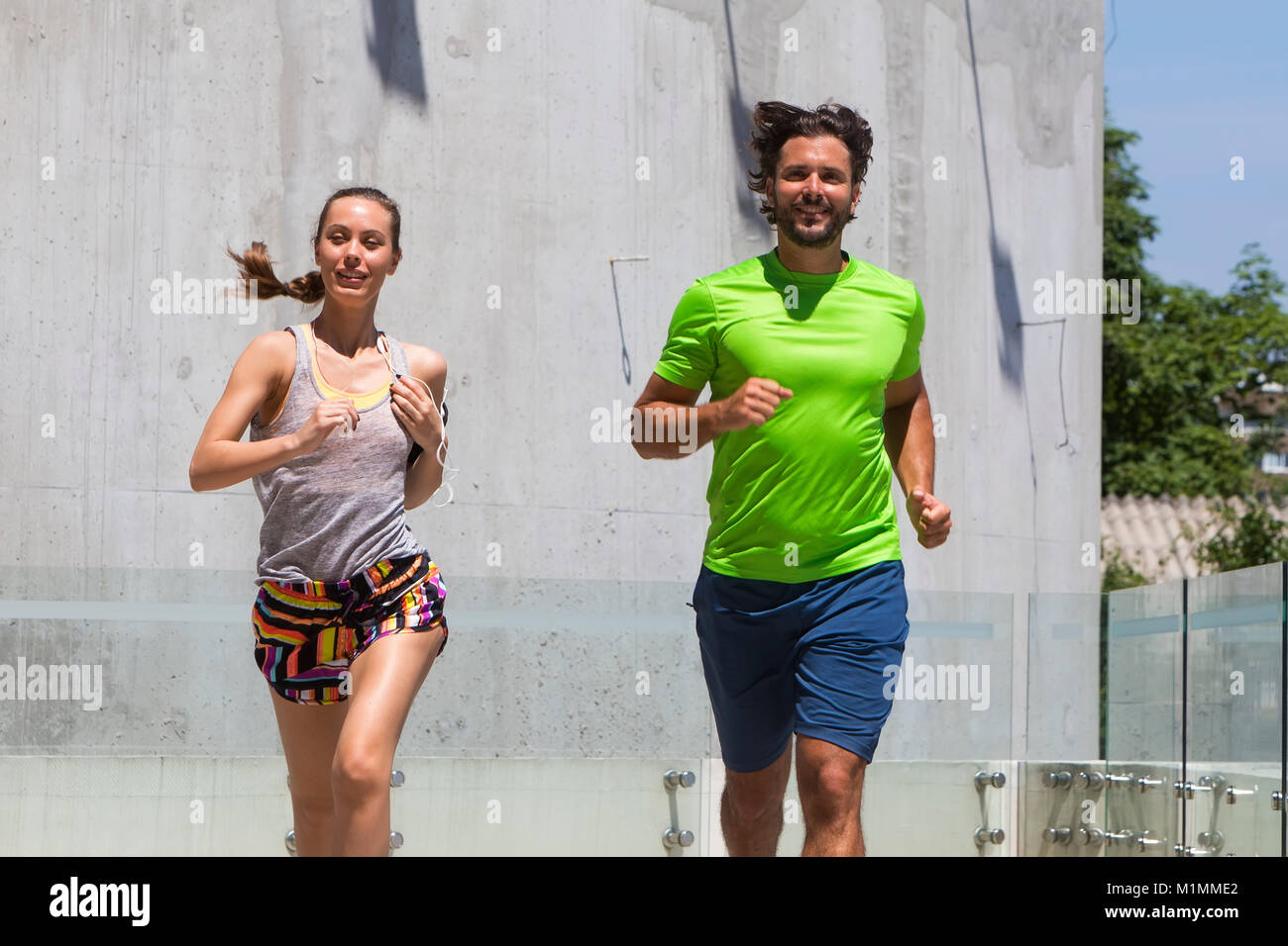 Hot fitness couple hi-res stock photography and images - Alamy