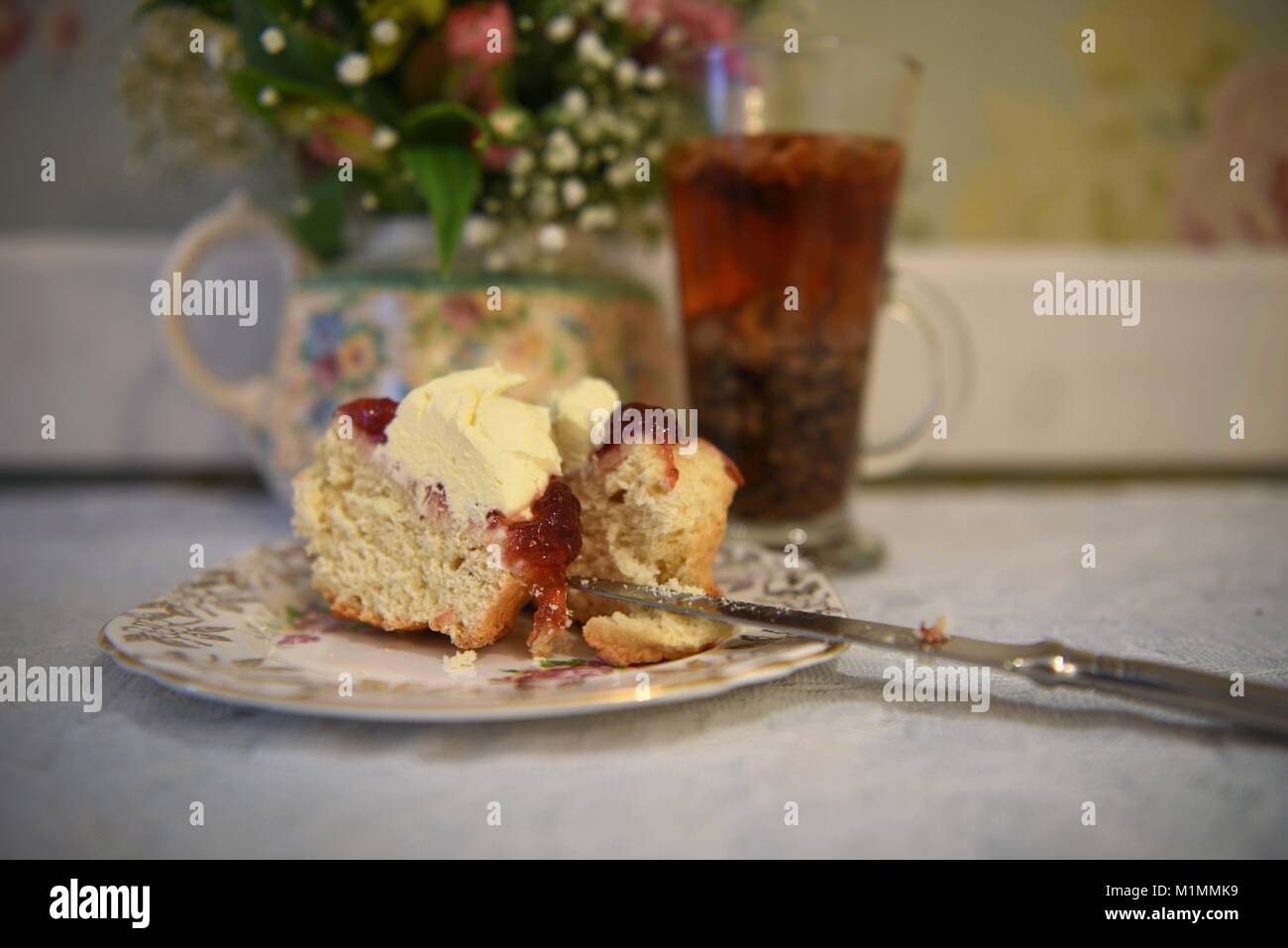 Traditional english cream tea hi-res stock photography and images - Alamy
