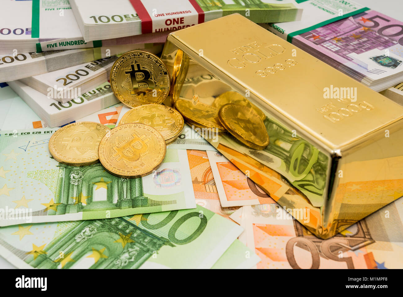 1kg gold bar hi-res stock photography and images - Alamy