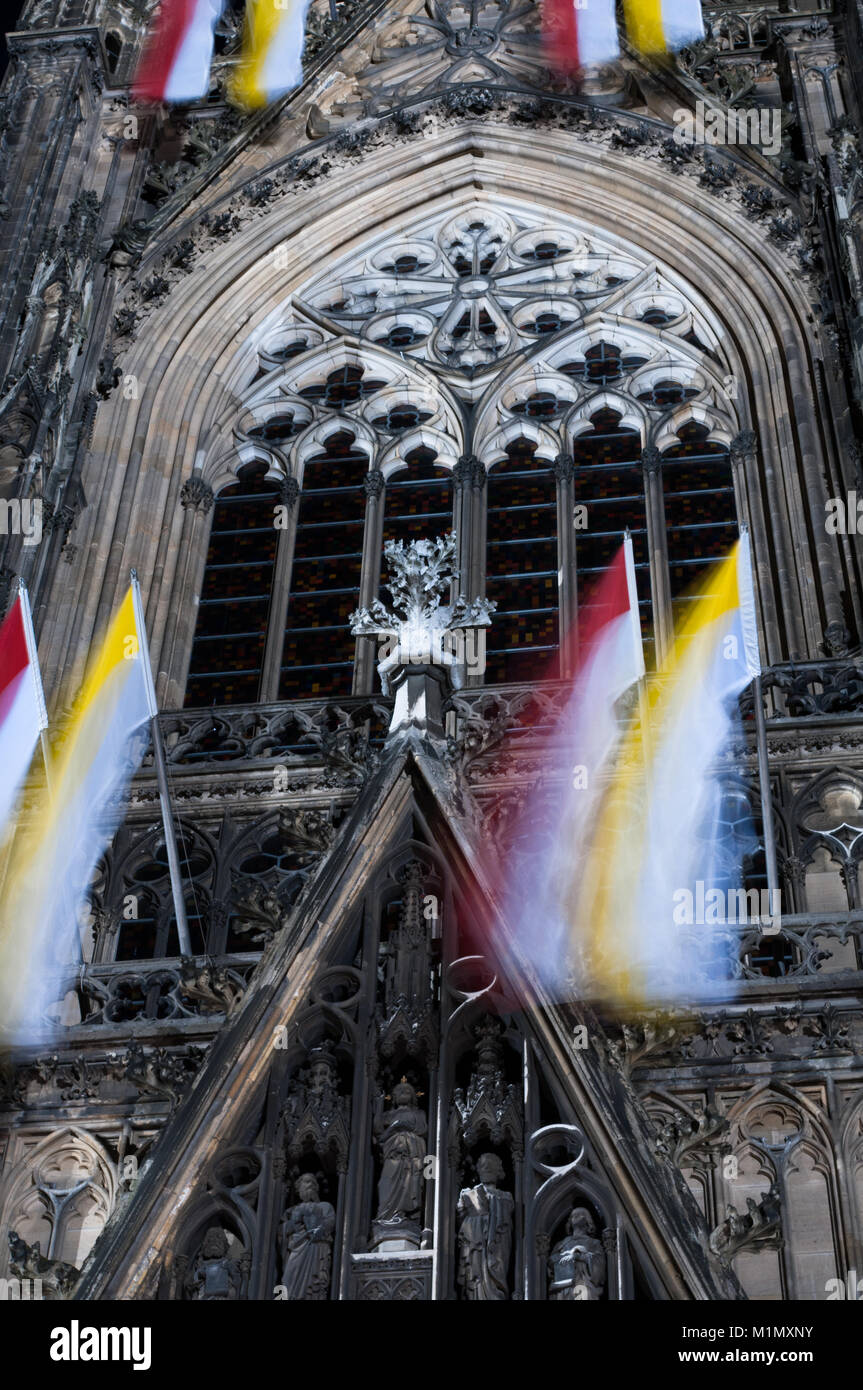Cathedral of cologne with flags, travel Germany Stock Photo - Alamy