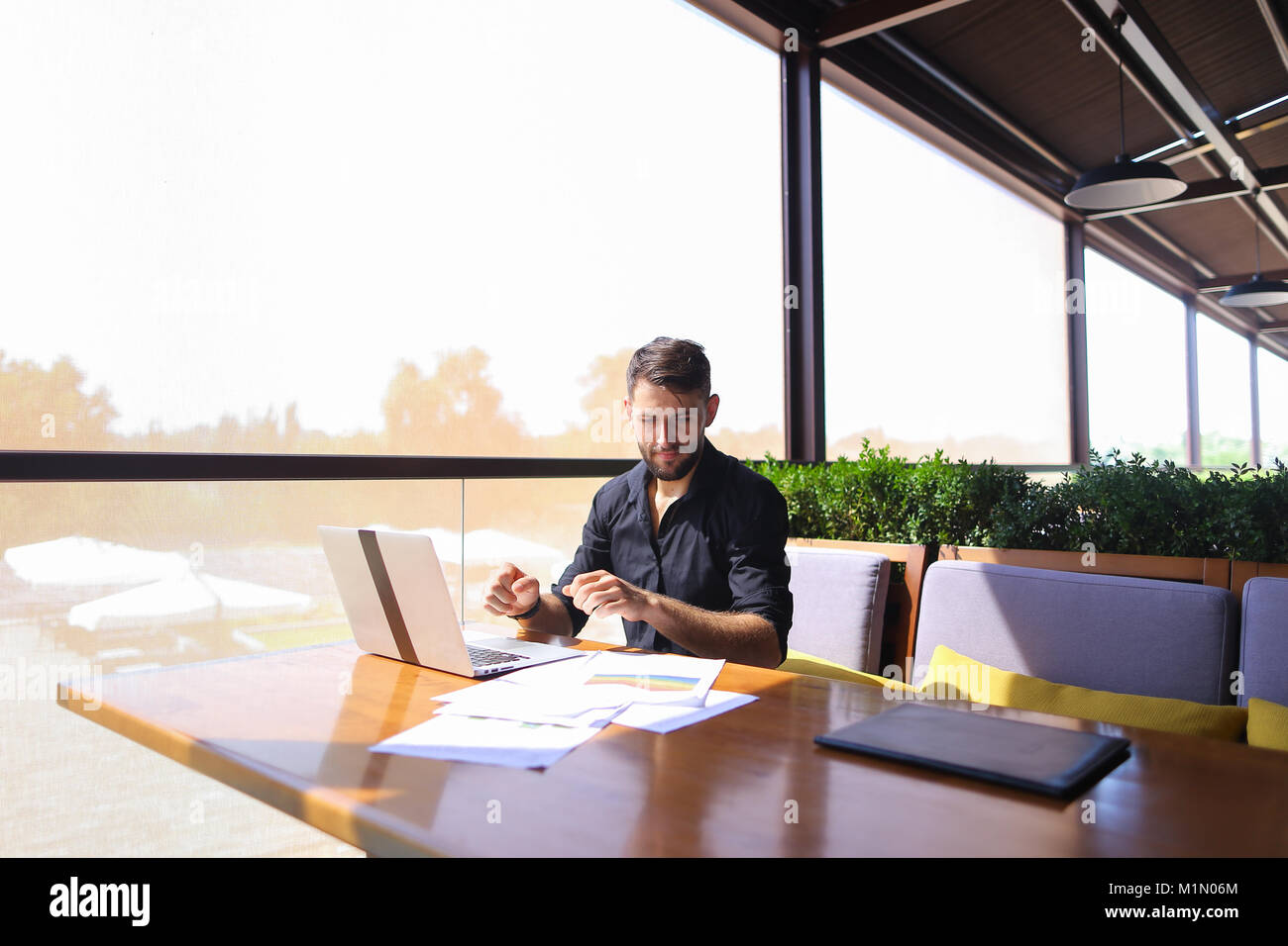 Quantity surveyor hi-res stock photography and images - Alamy