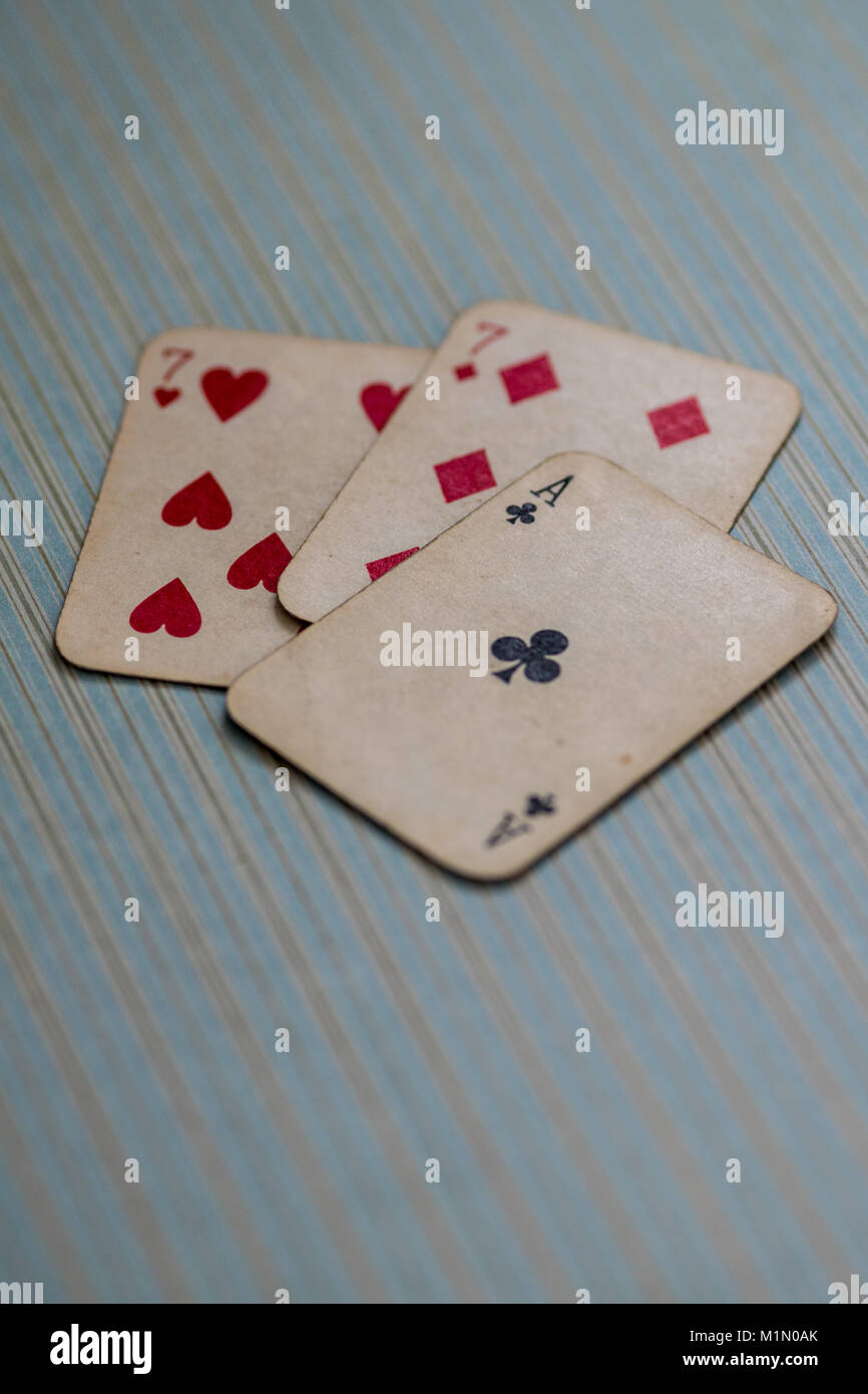Still life image of old used playing cards Stock Photo - Alamy