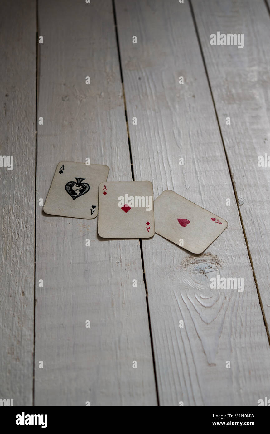 Still life image of old used playing cards Stock Photo - Alamy