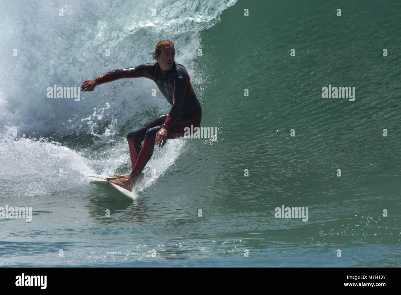 Surfer surfing wave portugal hi-res stock photography and images - Alamy