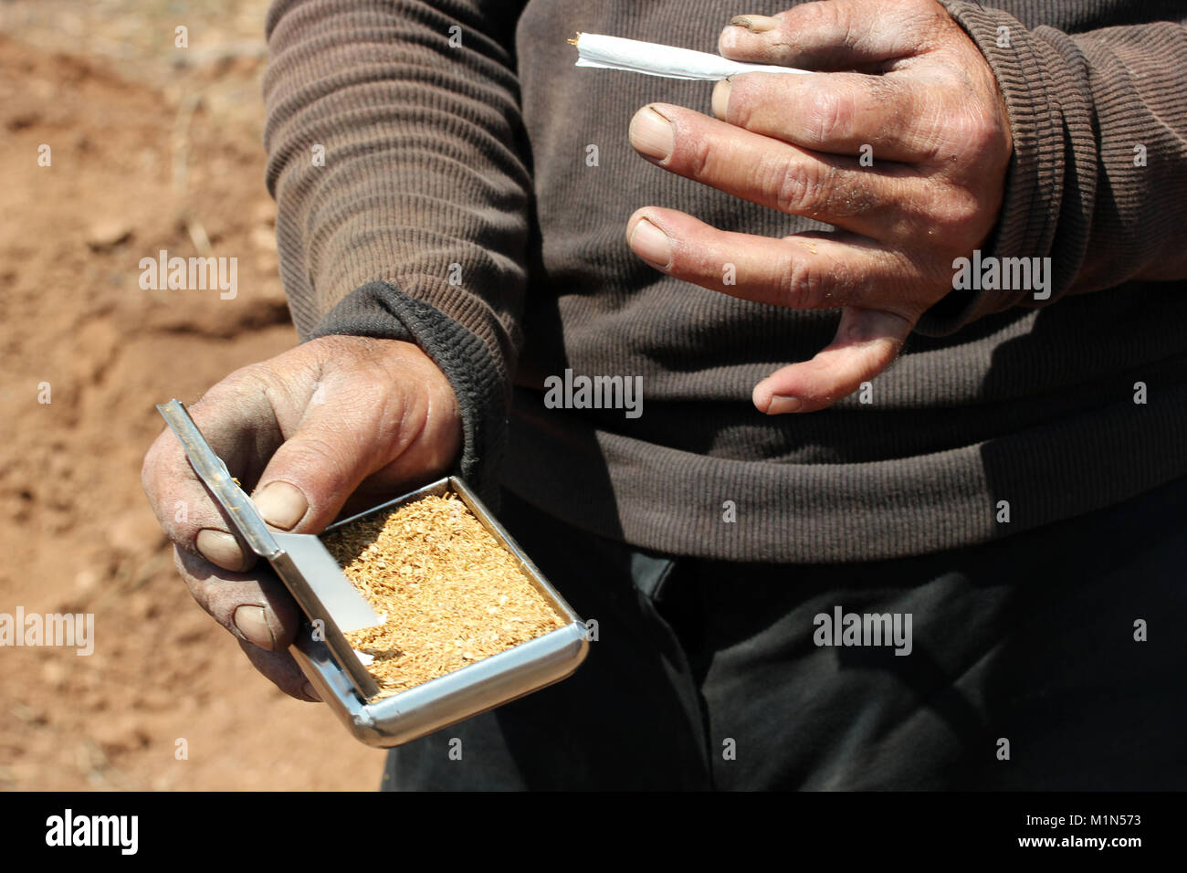 Tobacco wrapping hi-res stock photography and images - Alamy