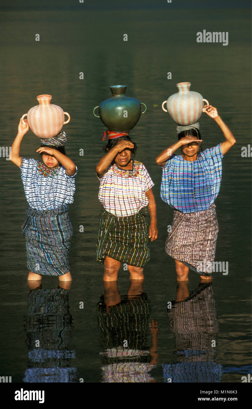 Lake atitlan guatemala maya people hi-res stock photography and images ...
