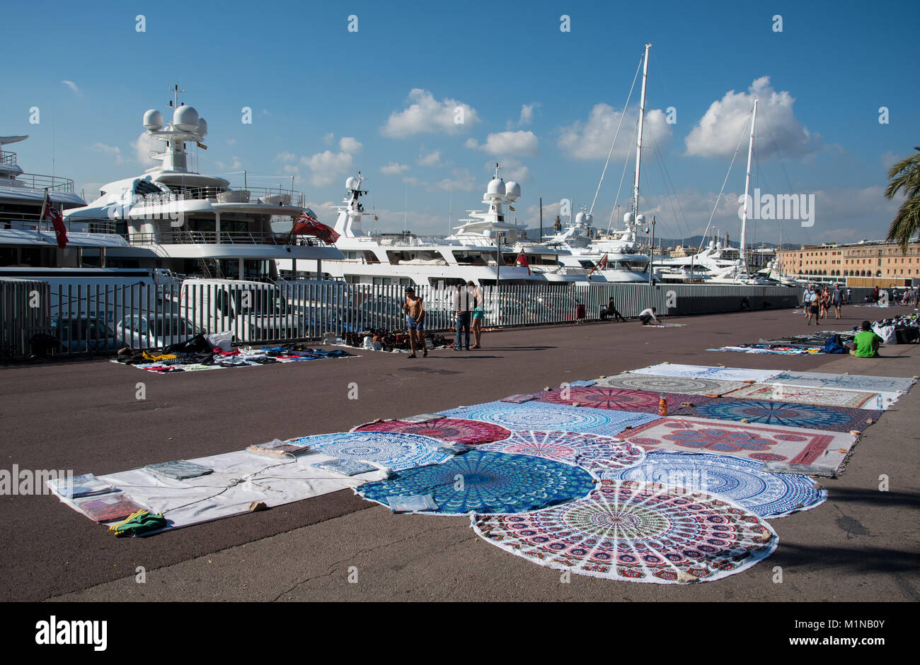 Fashion style street spain hi-res stock photography and images - Alamy