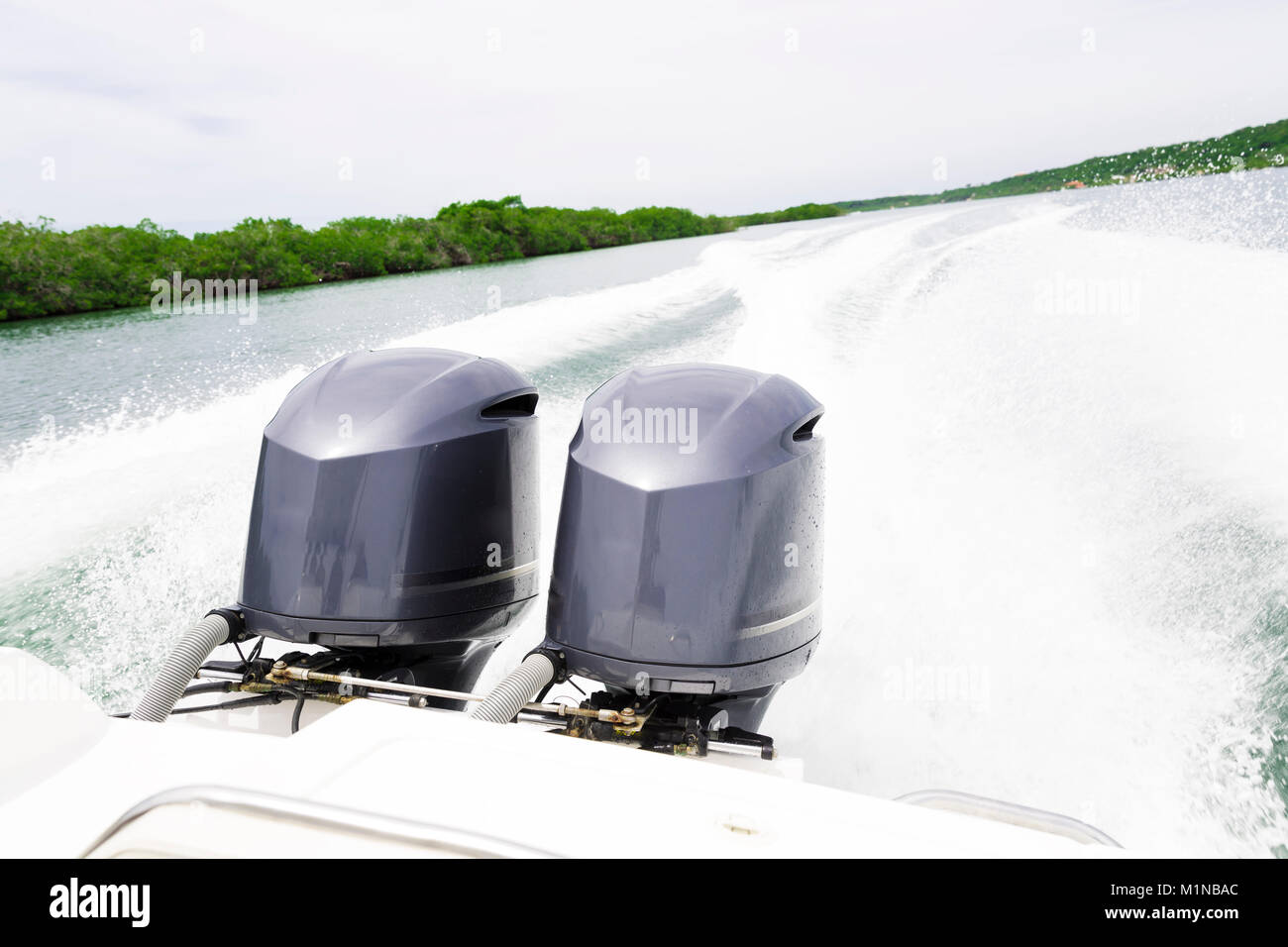 Waves from high speed hi-res stock photography and images - Alamy