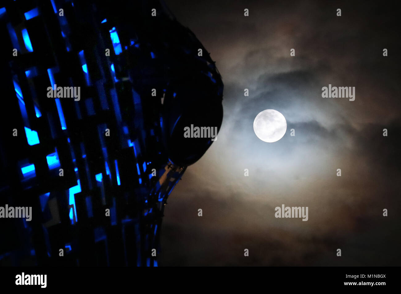 A blue moon rises over kelpies hi-res stock photography and images - Alamy