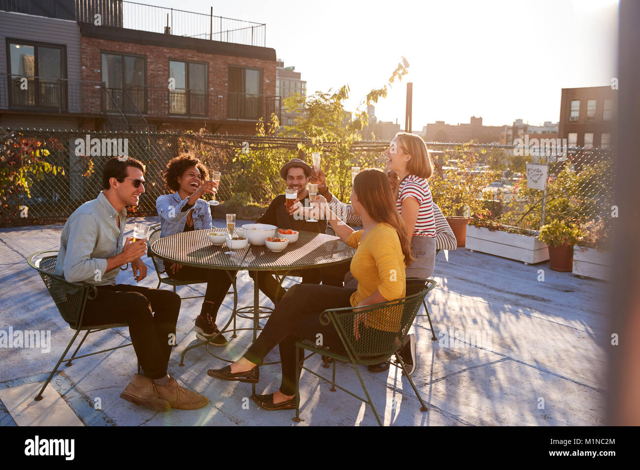 Five friends hi-res stock photography and images - Alamy