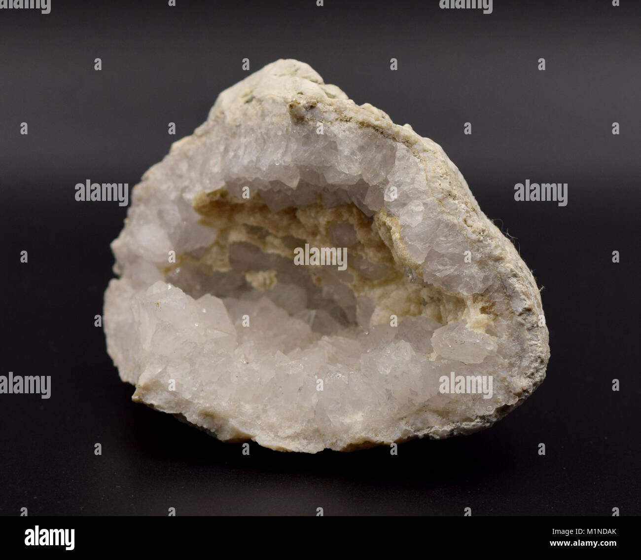 Geode stone hi-res stock photography and images - Alamy