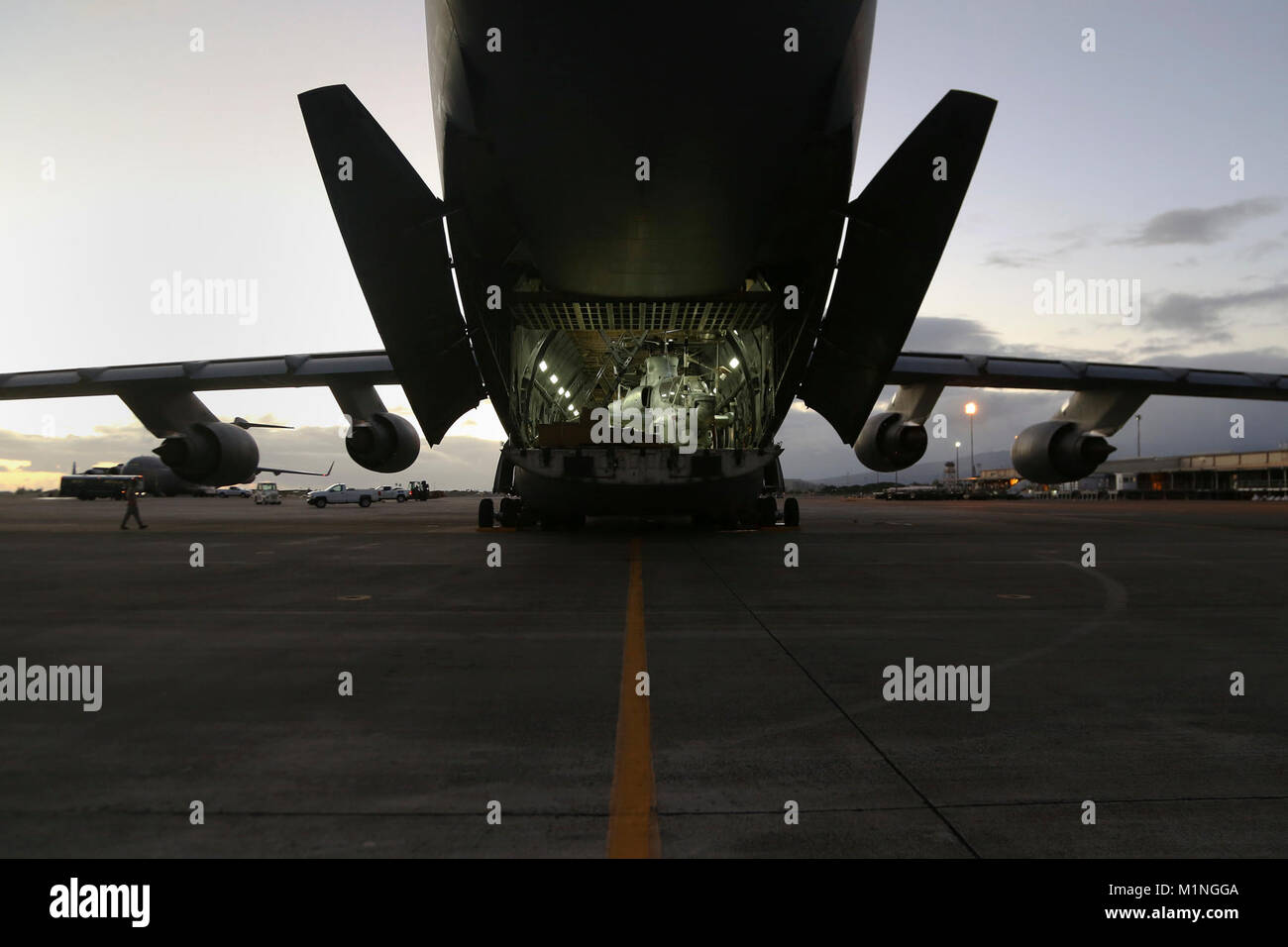 A U.S. Air Force C-5 Galaxy arrives with Hawaii’s first three AH-1Z ...
