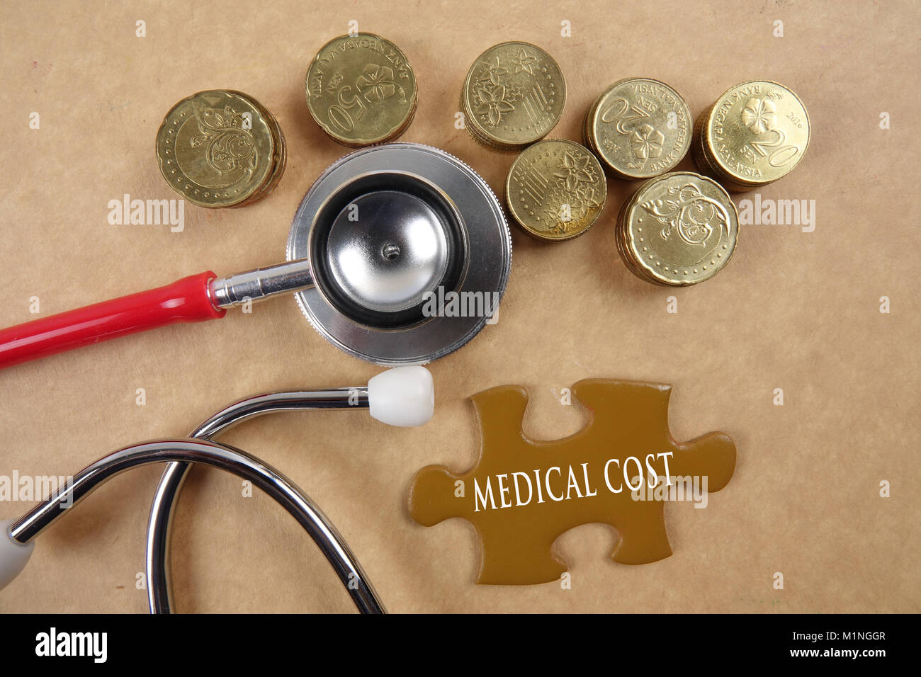 MEDICAL CONCEPT with HEALTHCARE words on the gold jigsaw puzzle Stock ...
