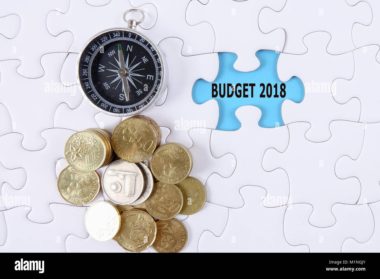 Business concept puzzle calculator hi-res stock photography and images ...