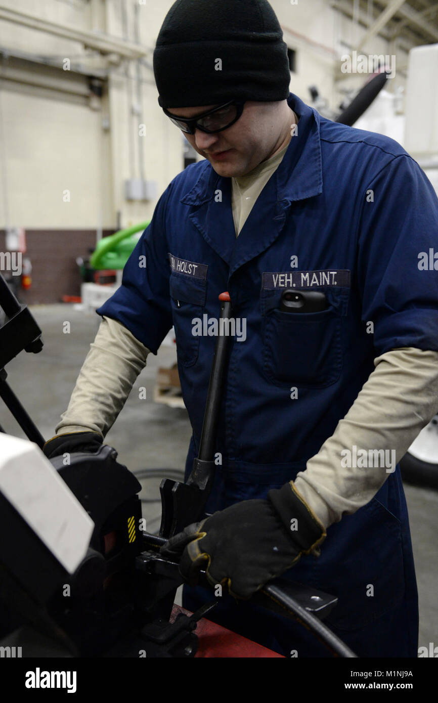 Flightline maintenance hi-res stock photography and images - Alamy