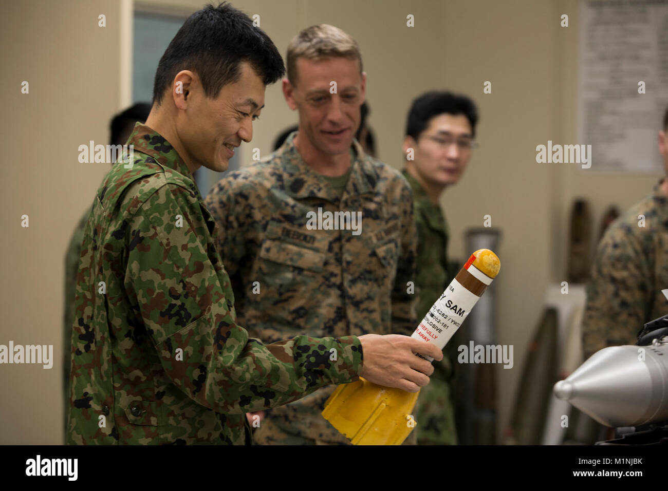 Jgsdf eod hi-res stock photography and images - Alamy