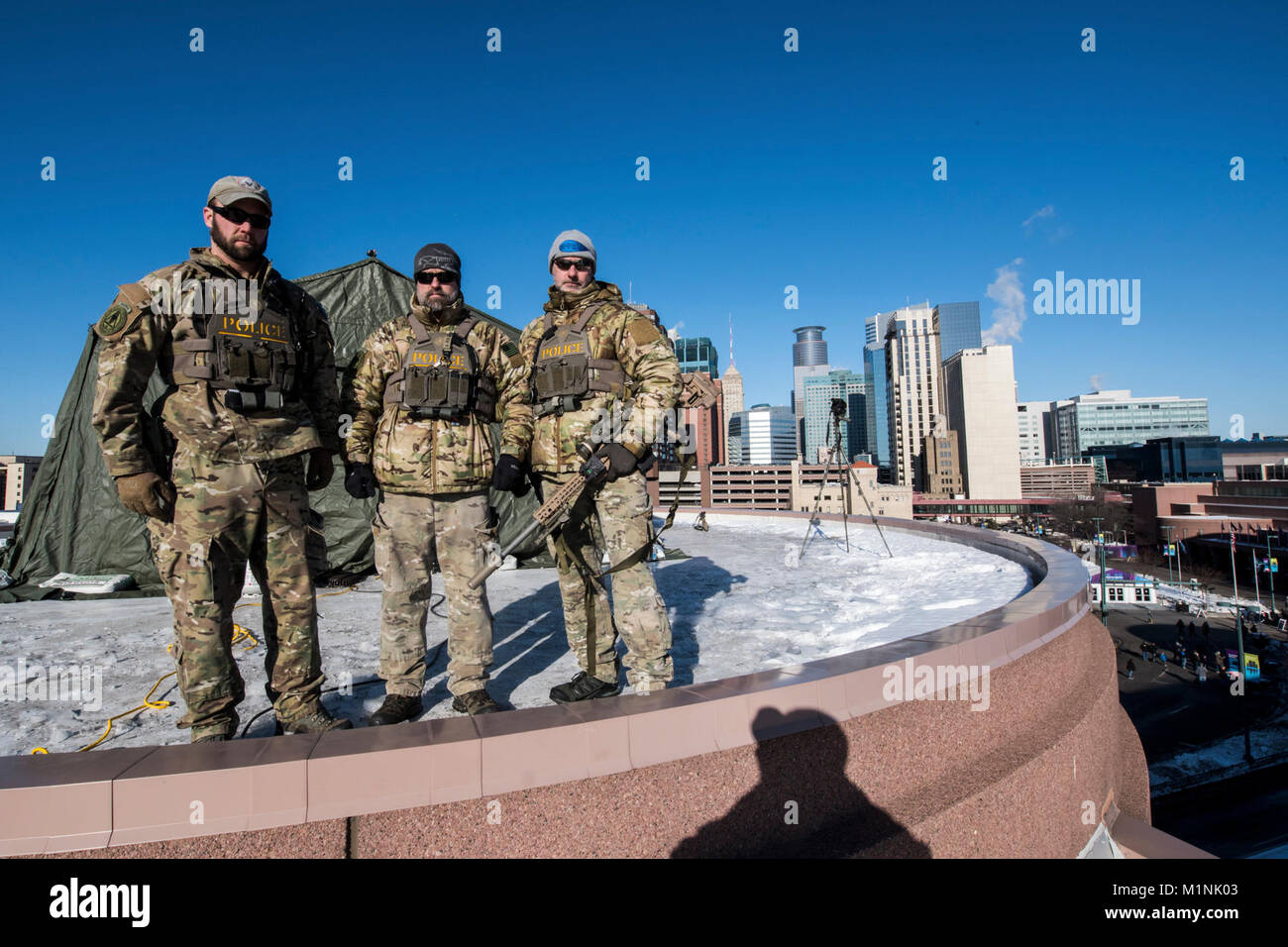 Homeland security investigatoins hi-res stock photography and images ...