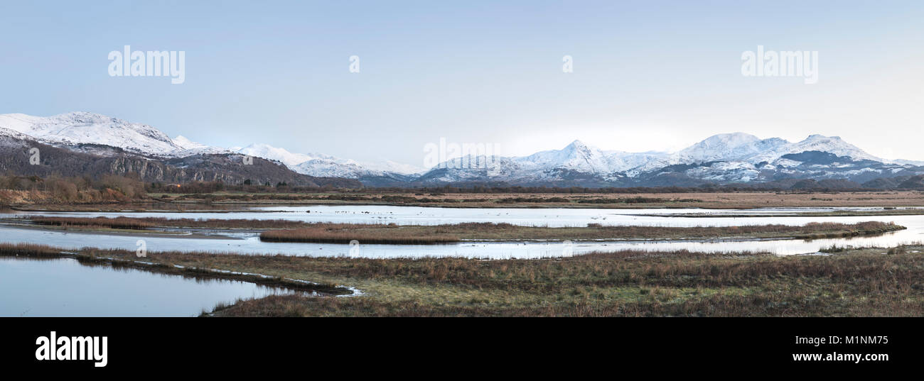 Beautiful Winter landscape image of Mount Snowdon and other peaks in ...