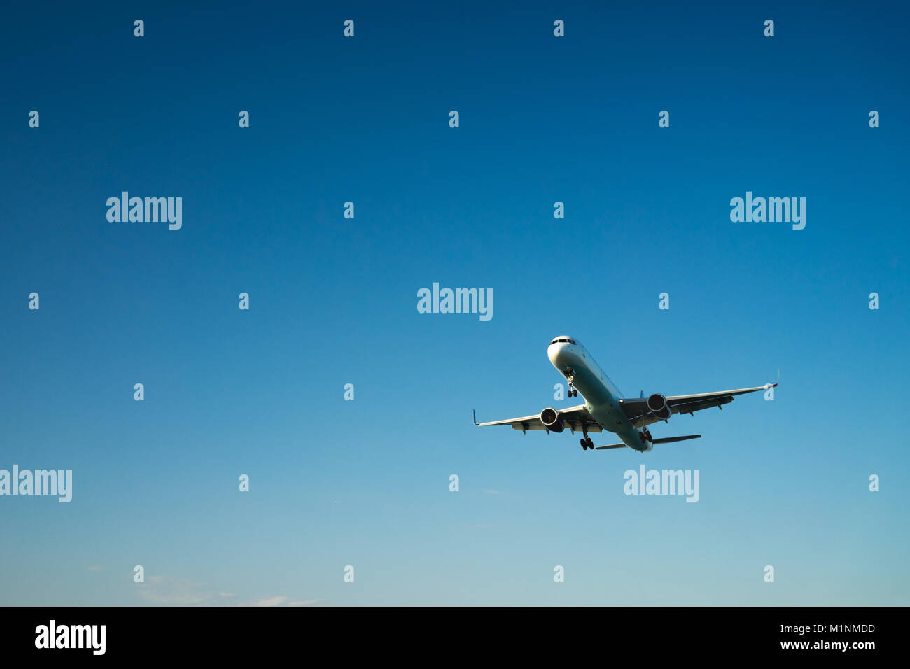 Flying airplane no background hi-res stock photography and images - Alamy