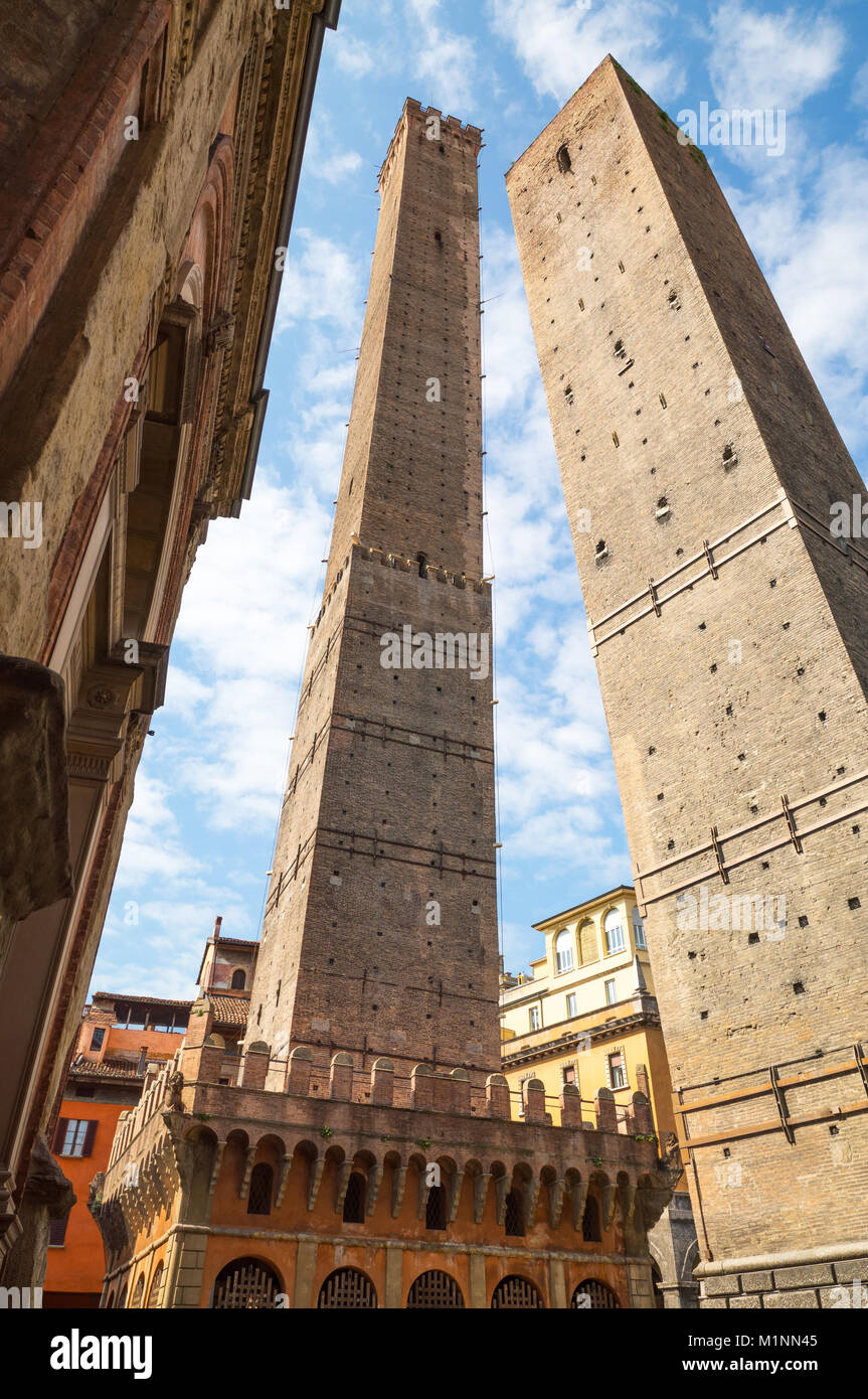 Degli asinelli tower hi-res stock photography and images - Alamy