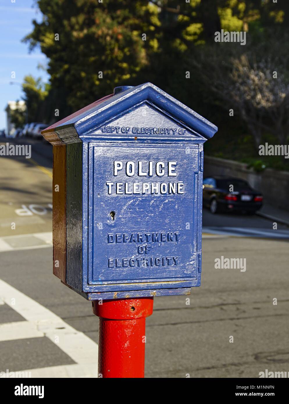 The San Francisco police telephones are housed in blue metal boxes. (16 ...