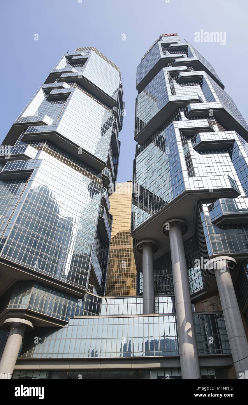 The architecture of new skyscrapers in Hong Kong is futuristic. (08 ...