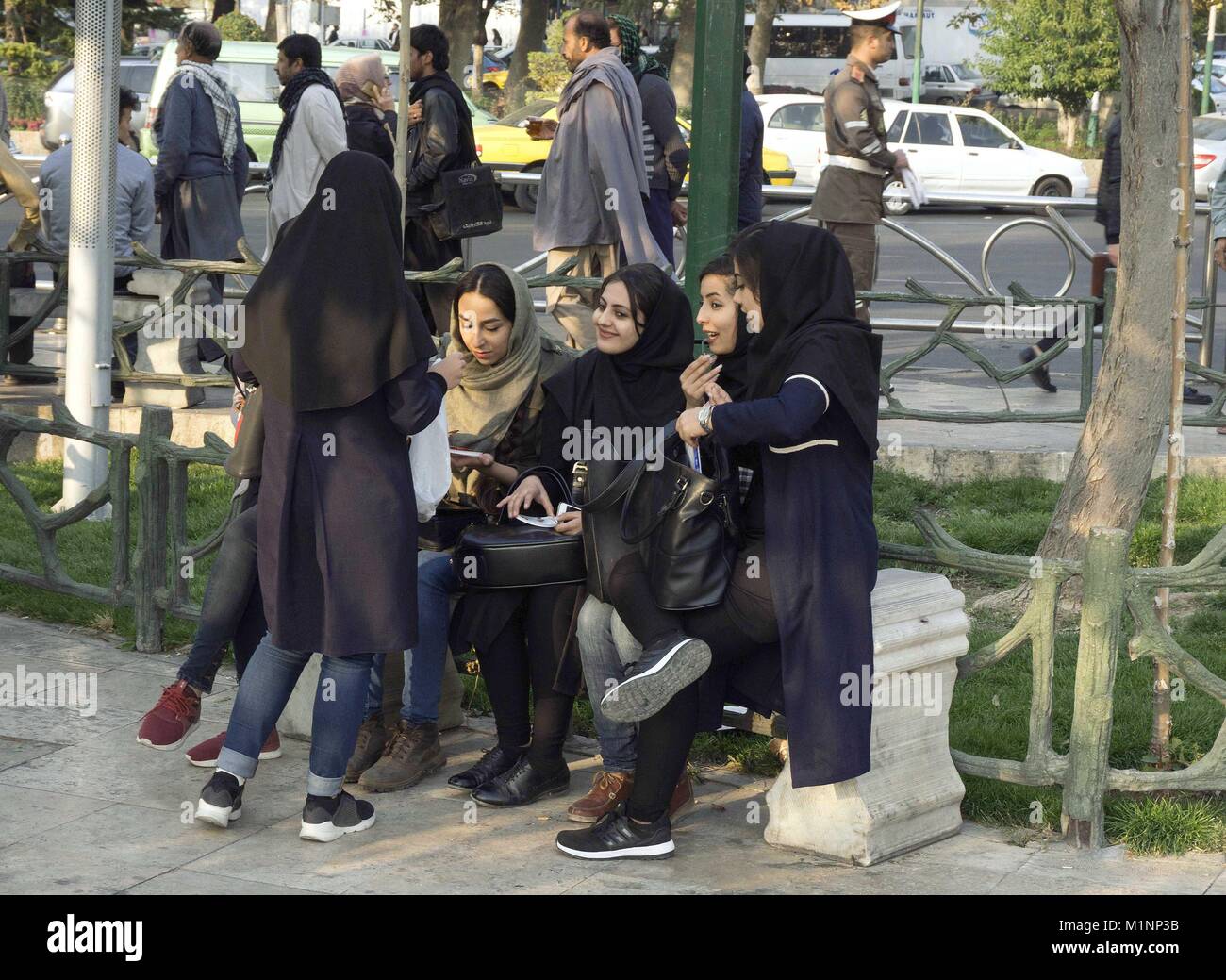 Iranian women on street in hi-res stock photography and images - Alamy