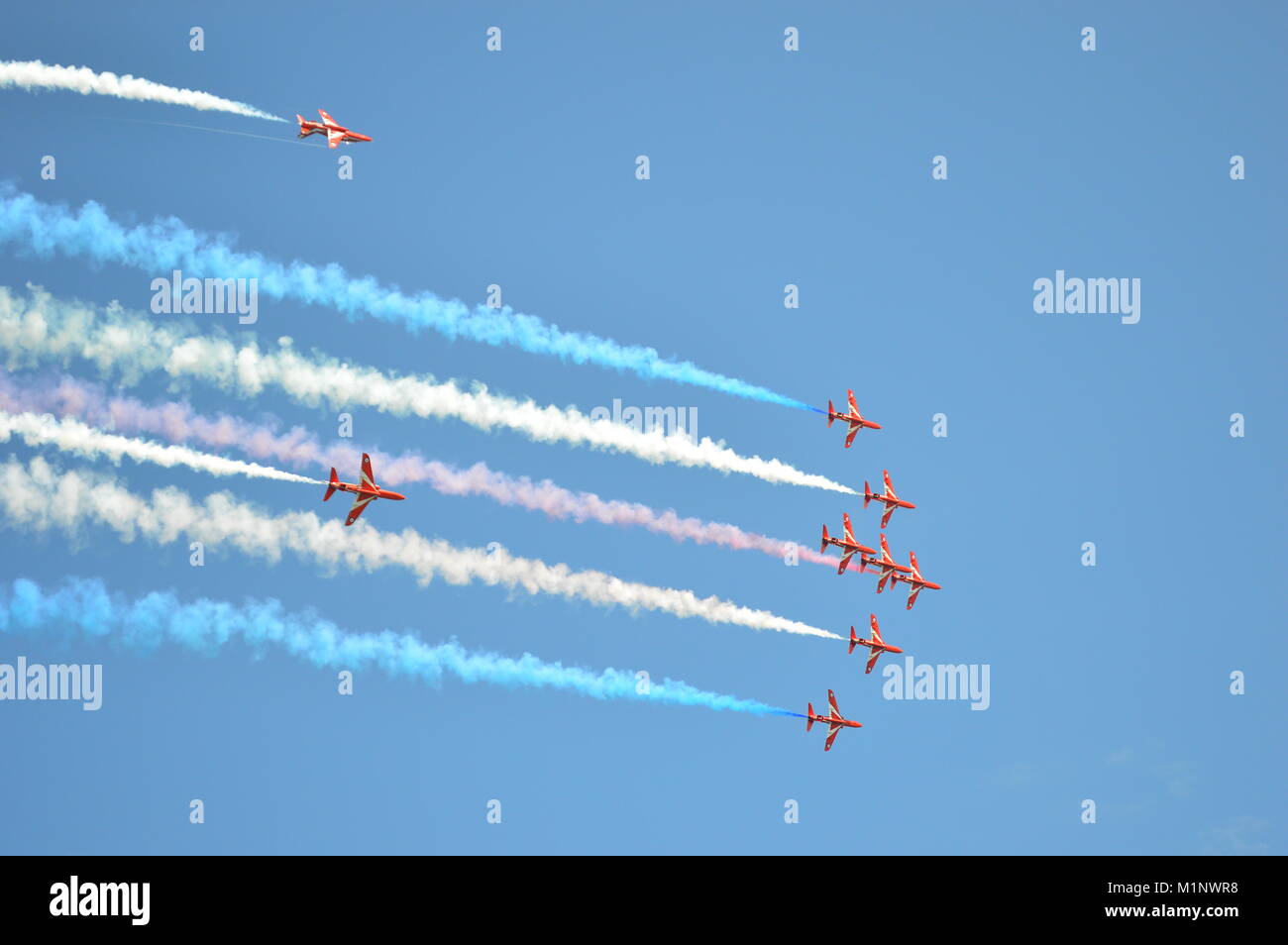 Red arrows uk aircraft colours hi-res stock photography and images - Alamy