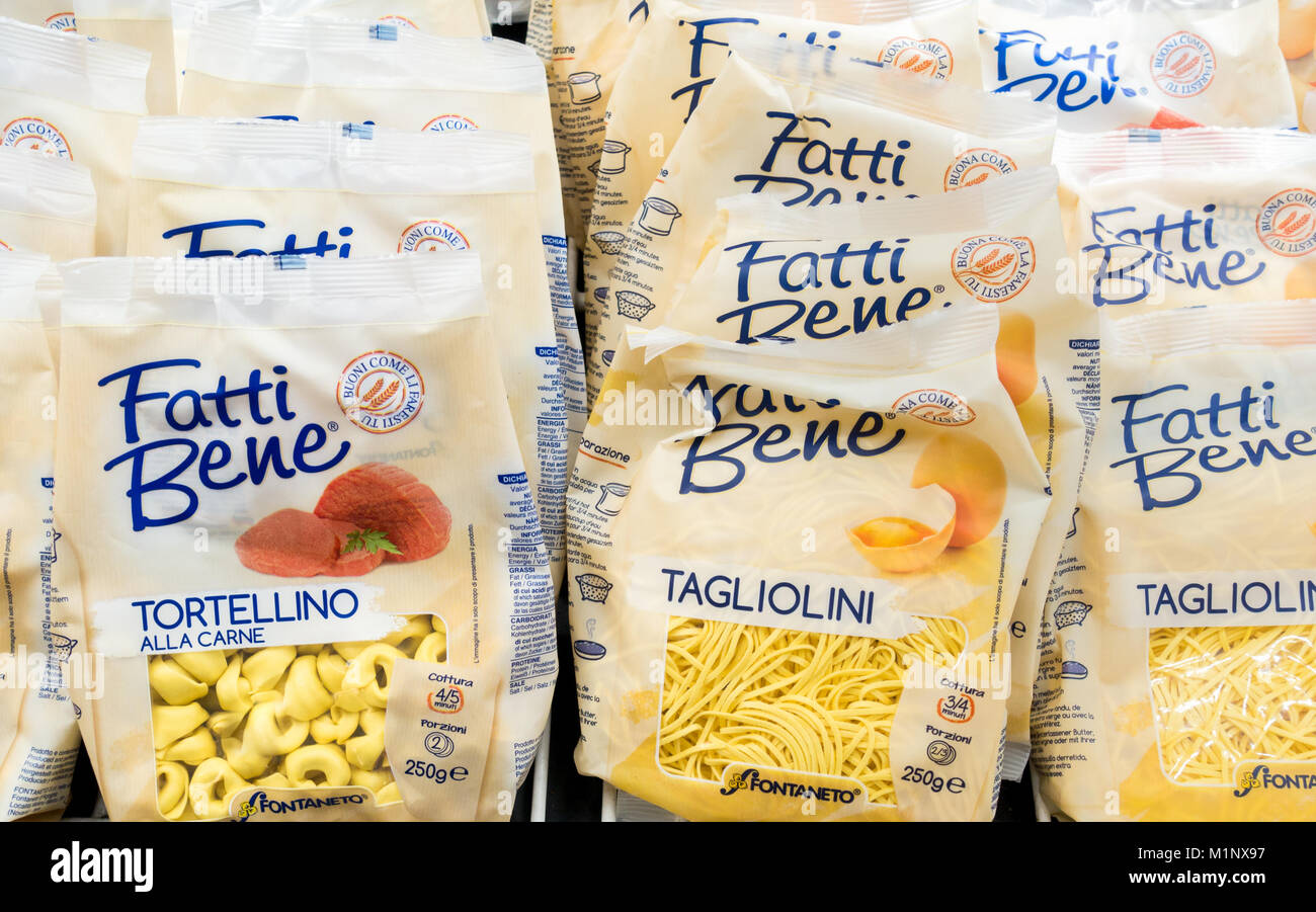 Fatti Bene fresh pasta in supermarket Stock Photo - Alamy