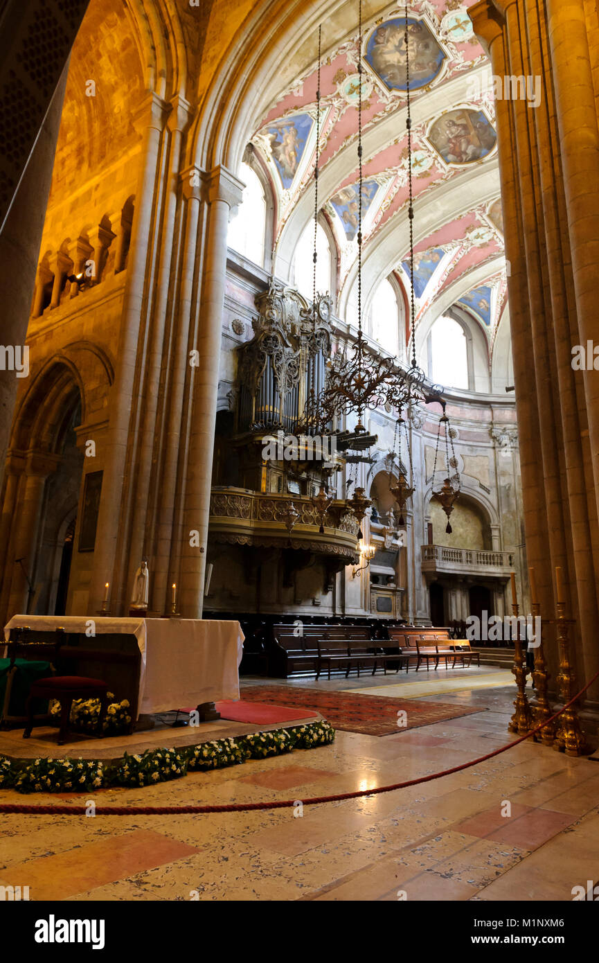Inside the lisbon cathedral hi-res stock photography and images - Alamy