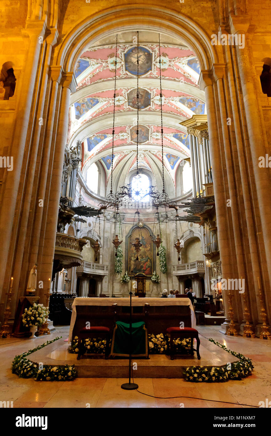 Inside The Lisbon Cathedral Stock Photos & Inside The Lisbon Cathedral ...