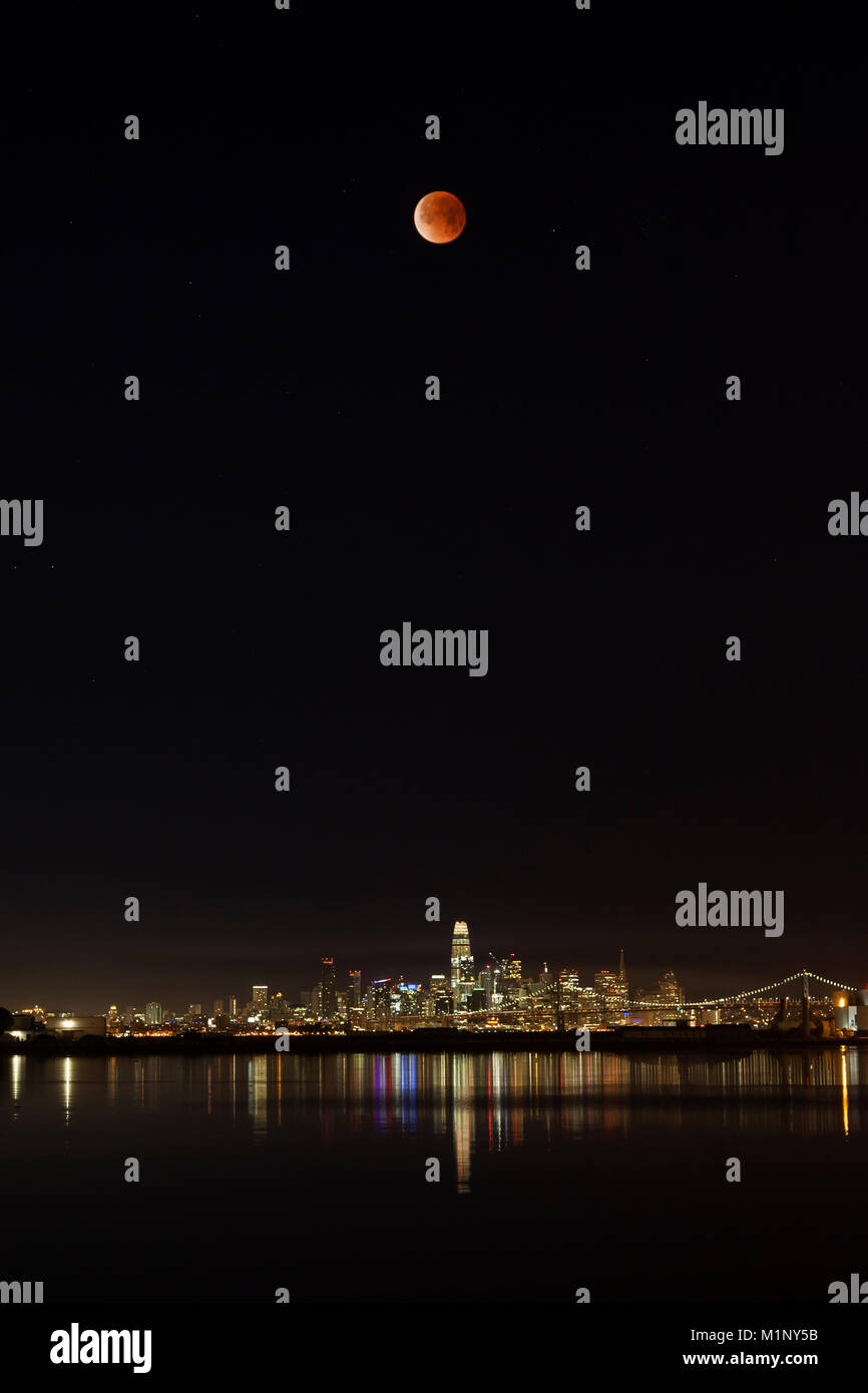 Super blue moon hi-res stock photography and images - Alamy