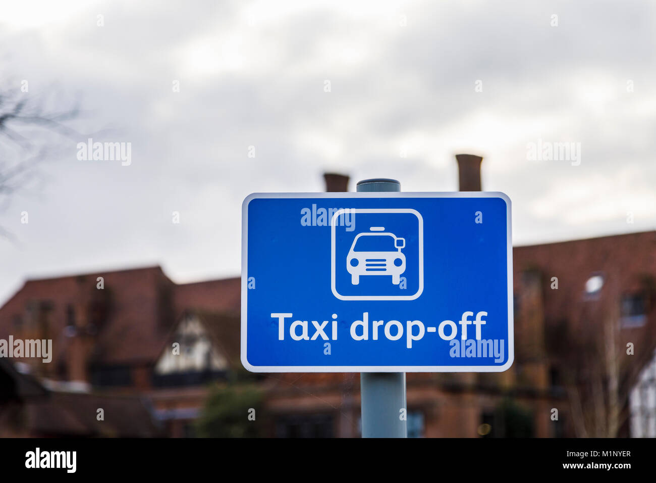 Roadside taxi hi-res stock photography and images - Alamy