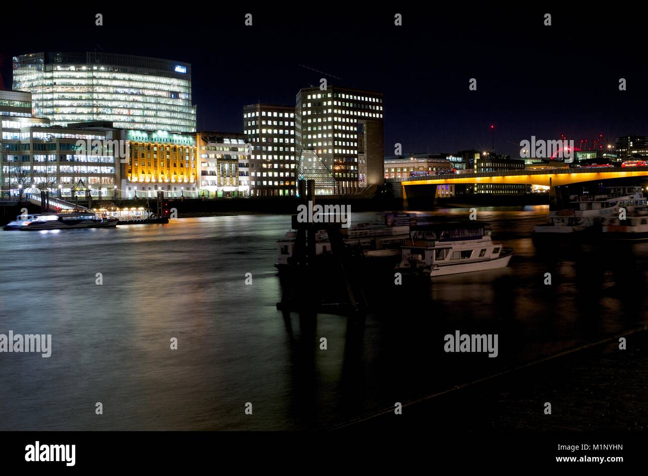 London, Monument, Lower Thames street Stock Photo - Alamy