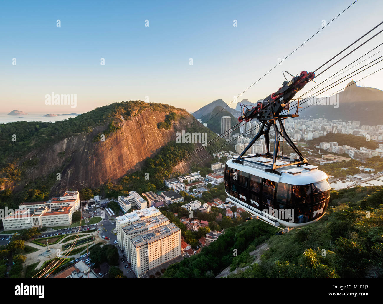 Sugarloaf mountain cable car hi-res stock photography and images - Alamy