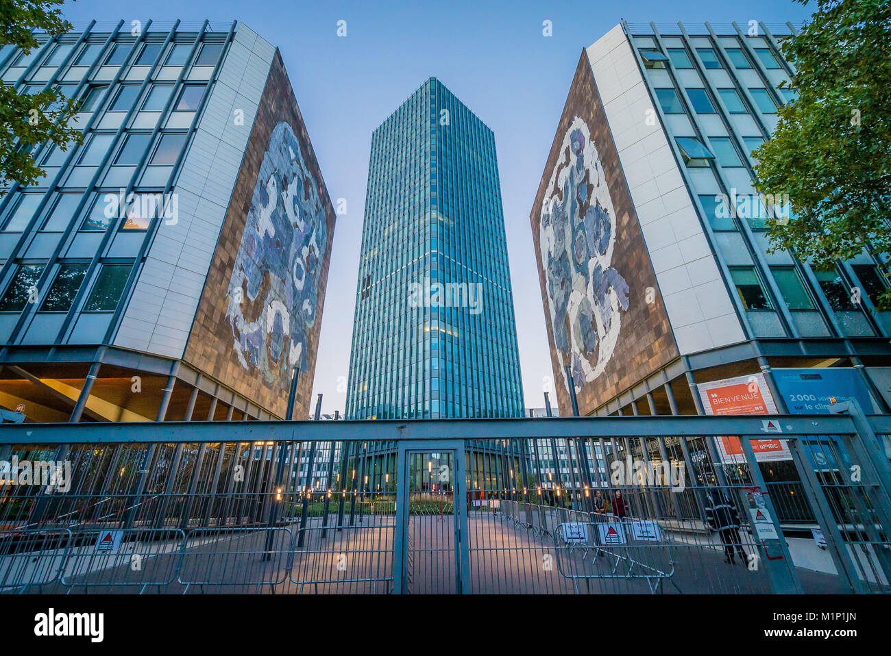 The Zamansky tower of University Paris 6 Jussieu in Paris Stock Photo ...