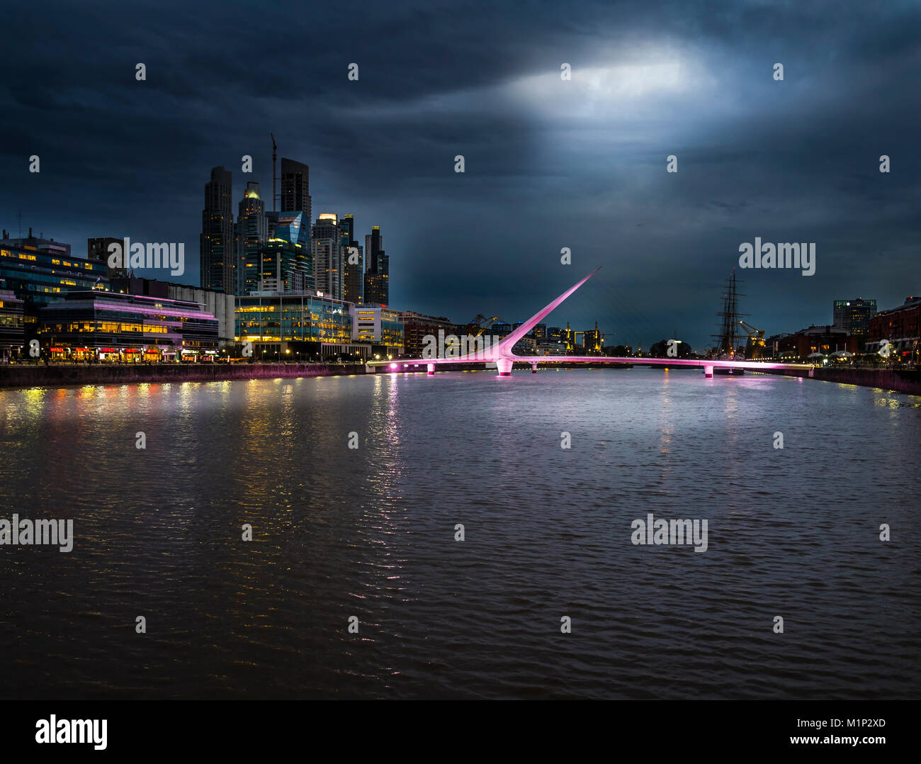 Dock bridge hi-res stock photography and images - Alamy