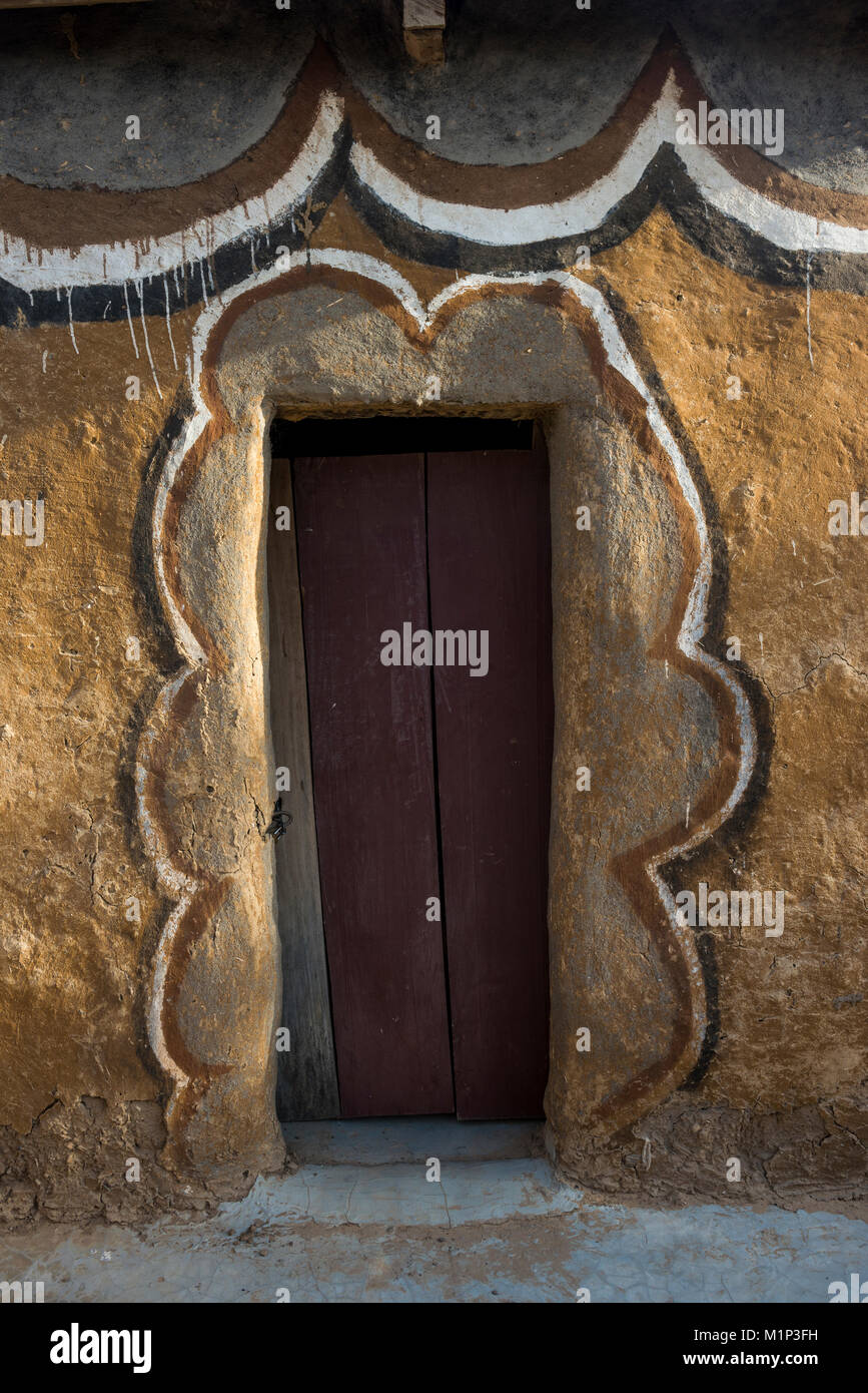 Painted walls in the old Sultan Palace, Gaoui, near N'Djamena, Chad ...