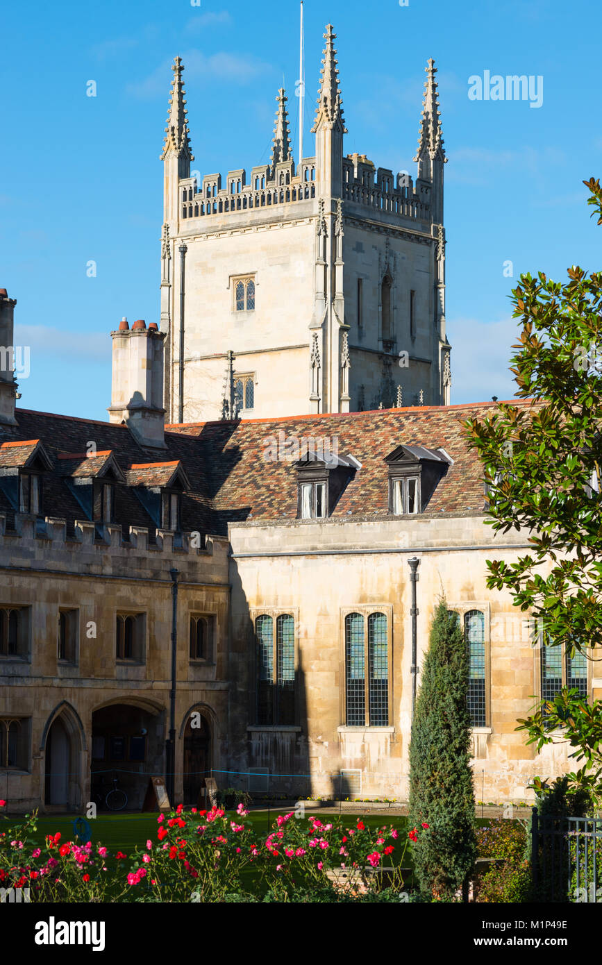 Pembroke College with the Pitt Building to the rear, Cambridge ...