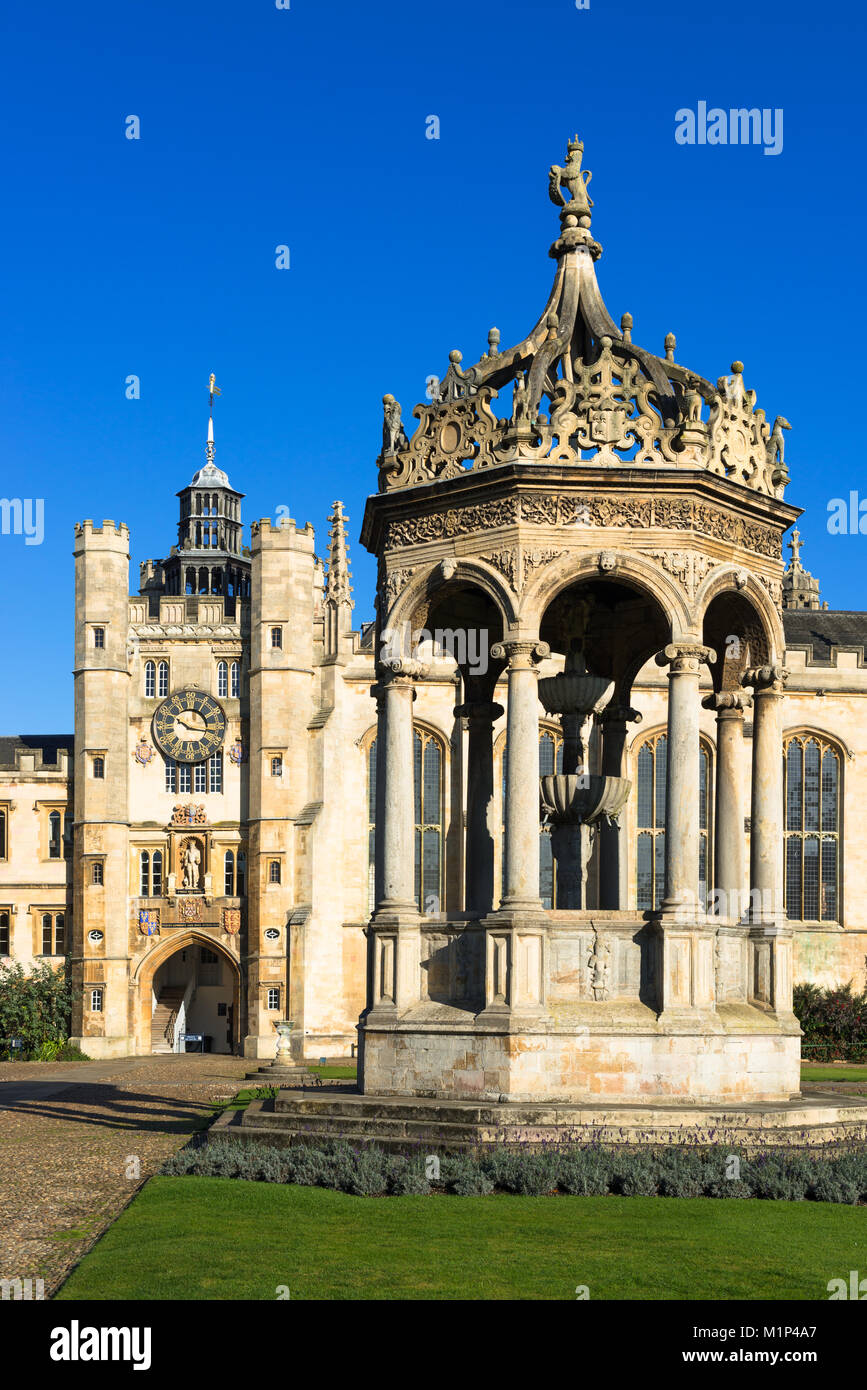 Trinity College Great Court and water fountain, Cambridge University ...