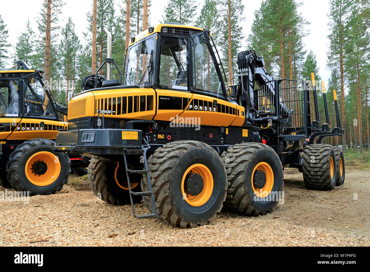 Forestry forwarder machine High Resolution Stock Photography and Images ...