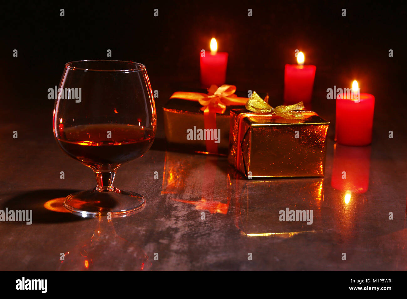 Brass tobacco box hi-res stock photography and images - Alamy