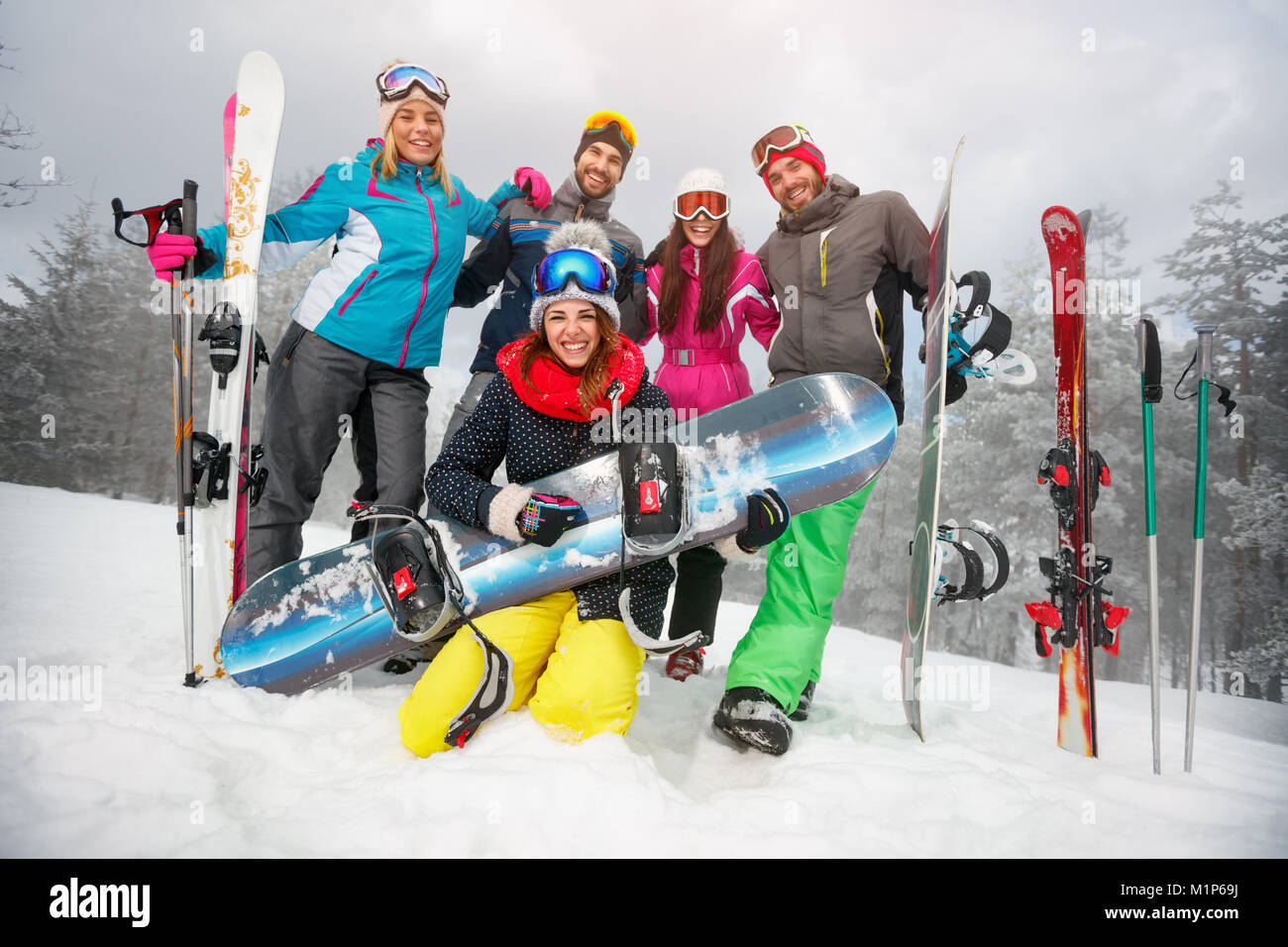 Group teenager skiers hi-res stock photography and images - Alamy