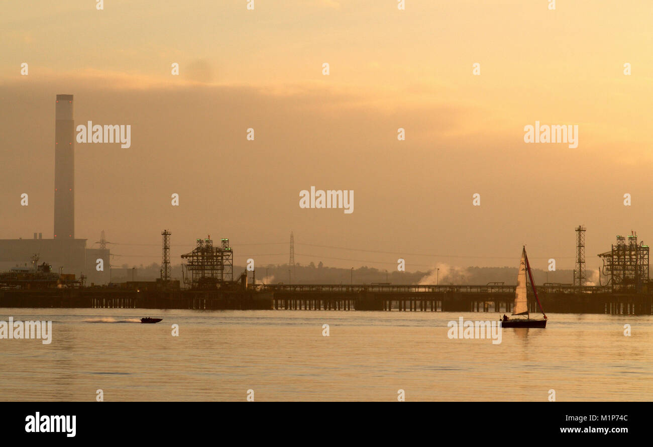 Fawley refinery construction hi-res stock photography and images - Alamy