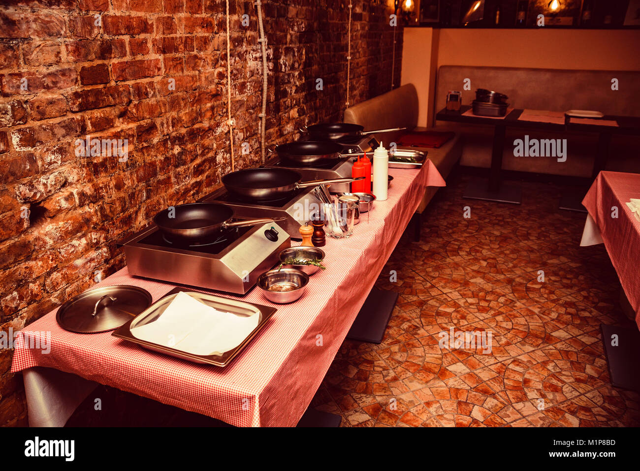 Interior of kitchen for cooking workshop Stock Photo - Alamy