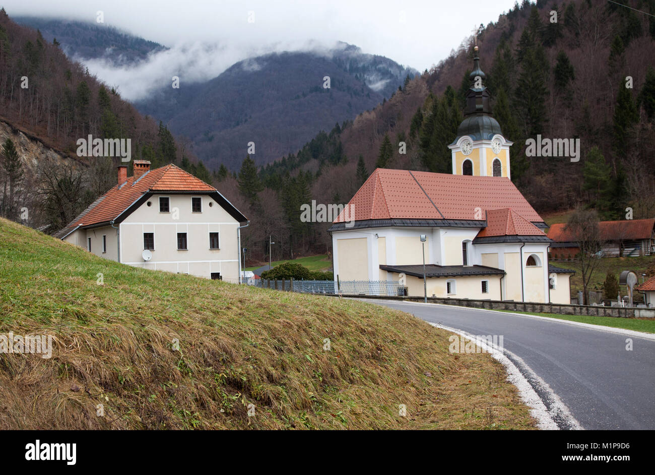 Karst slovenia field hi-res stock photography and images - Alamy