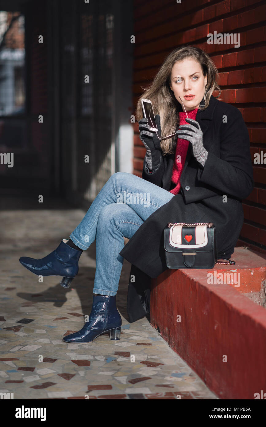 Classy woman hi-res stock photography and images - Alamy