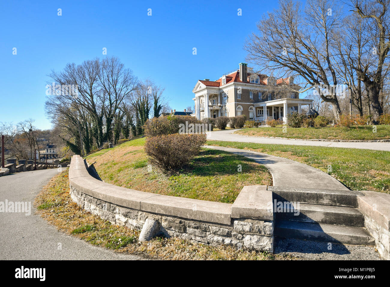 Rockcliff Mansion in Hannibal, MO in autumn Stock Photo - Alamy