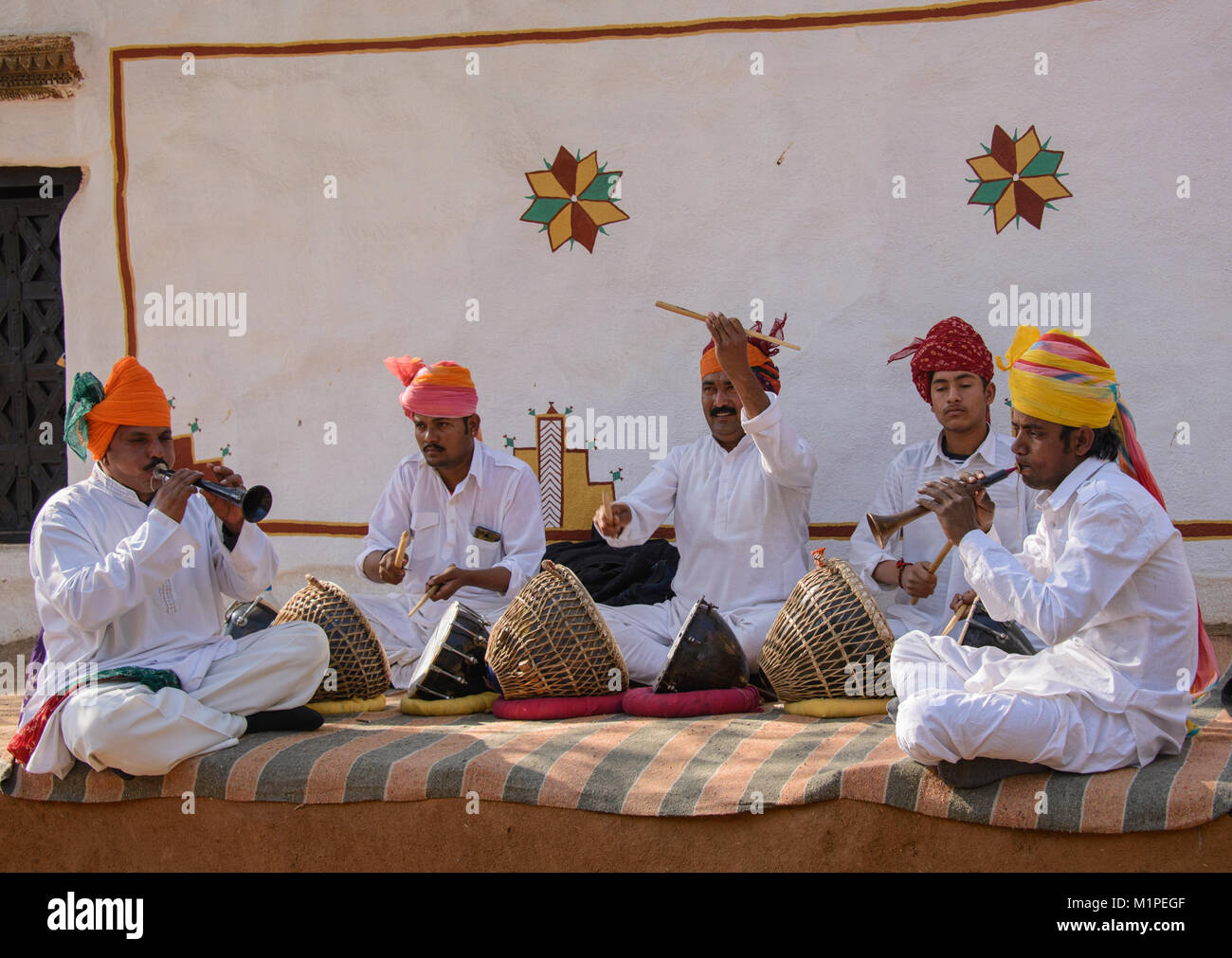 Rajasthani folk musicians, Udaipur, India Stock Photo - Alamy