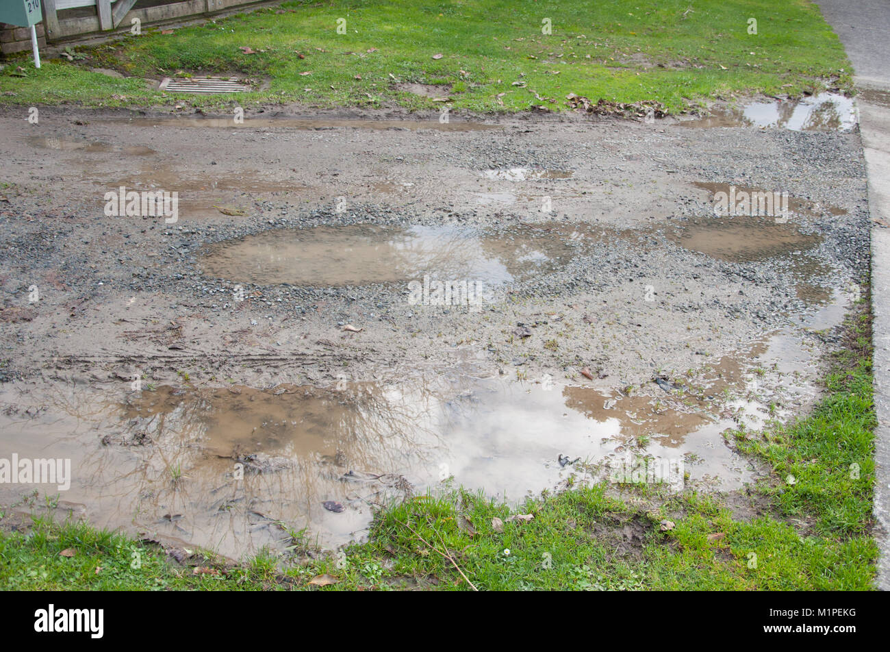 Dirt Driveway High Resolution Stock Photography and Images - Alamy